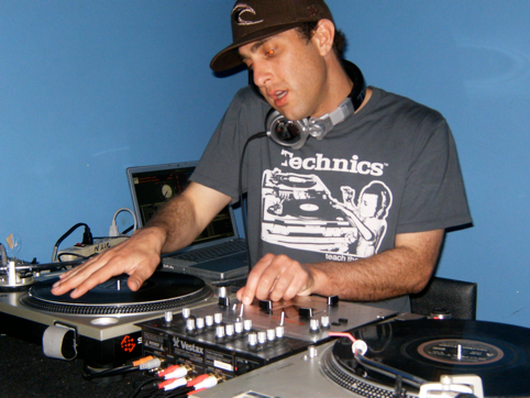 Dj Entreat | F*cking your ears with every beat!!!